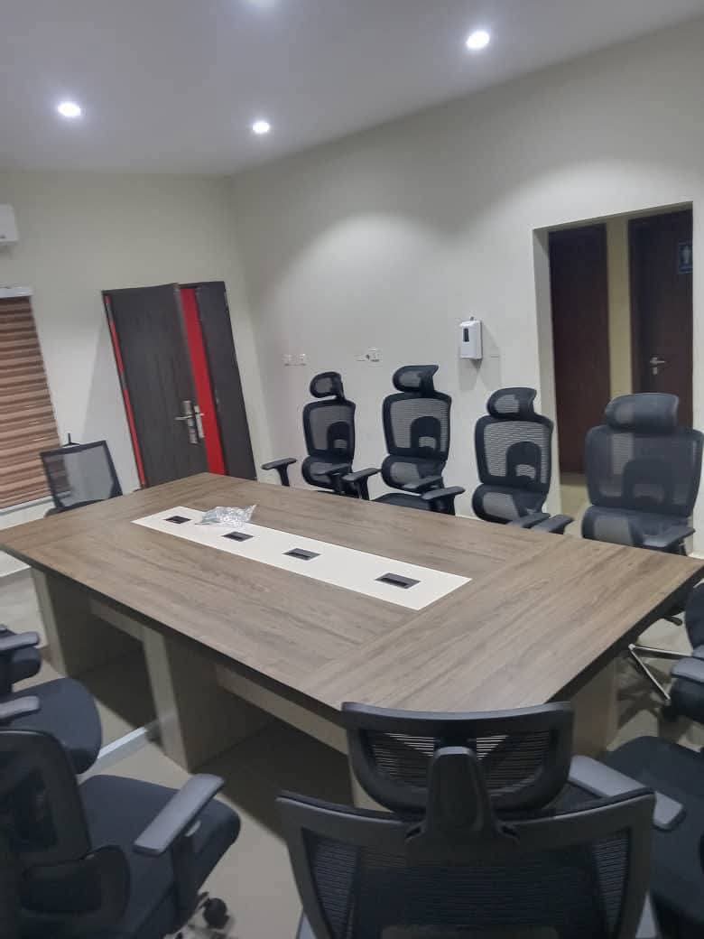 Executive Conference Table – Dufiedecorventure